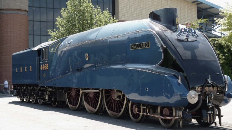 Fast Trains: A Quick History Of The World's Fastest Trains | Zmodal ...